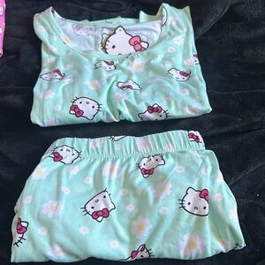 Hello Kitty | Intimates & Sleepwear | Hello Kitty Daisy Pajama Set ...